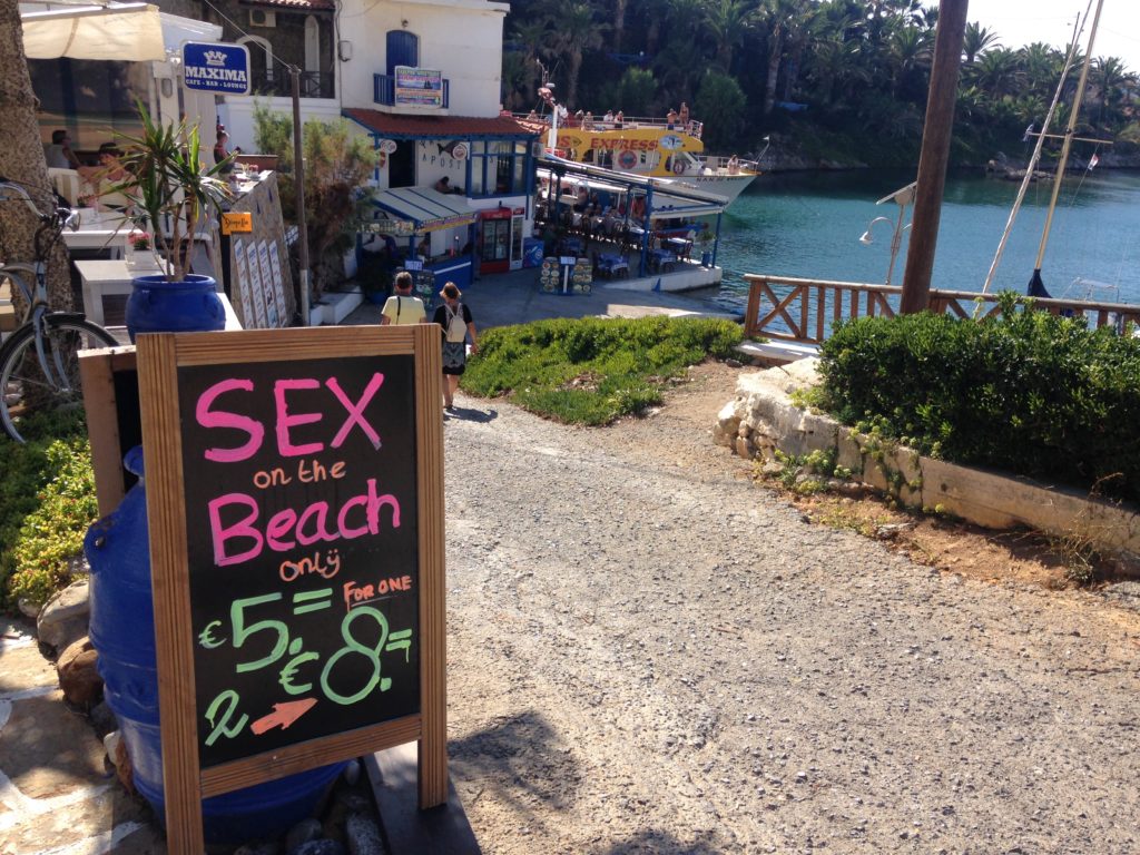 Queens Lounge – Cocktails and more – Port Sissi Crete Greece